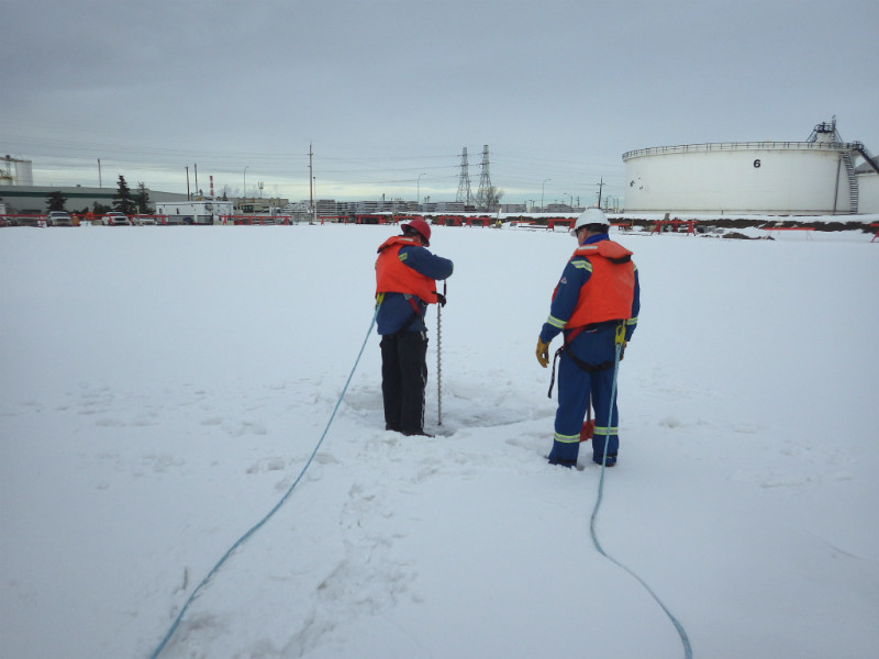 Trans Mountain - Spill Response Team Takes to the Ice for Emergency…