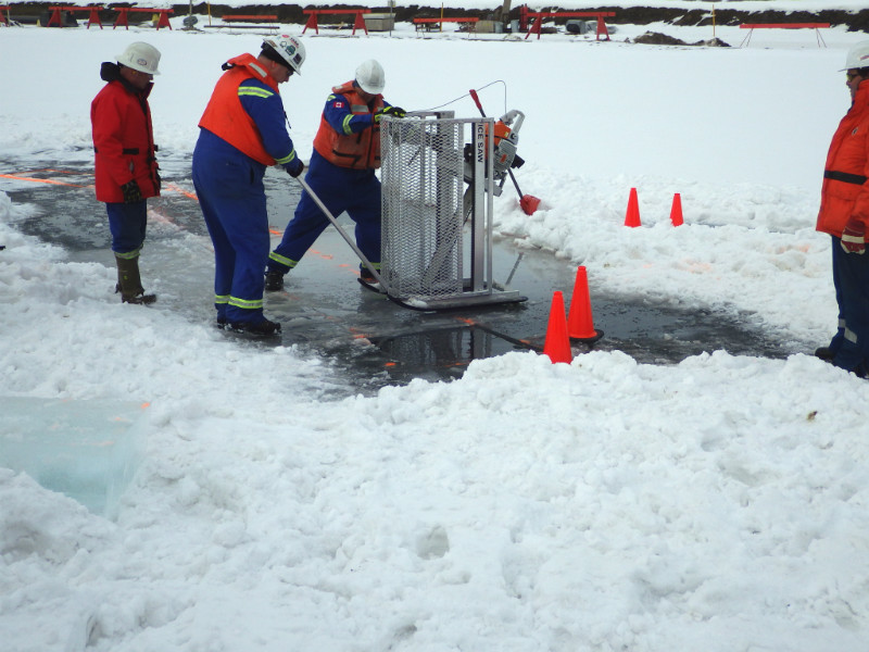 Trans Mountain - Spill Response Team Takes to the Ice for Emergency…